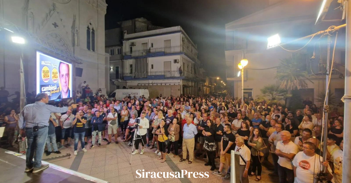 (VIDEO) Confronto infuocato sul palco tra Cateno De Luca e il sindaco ...
